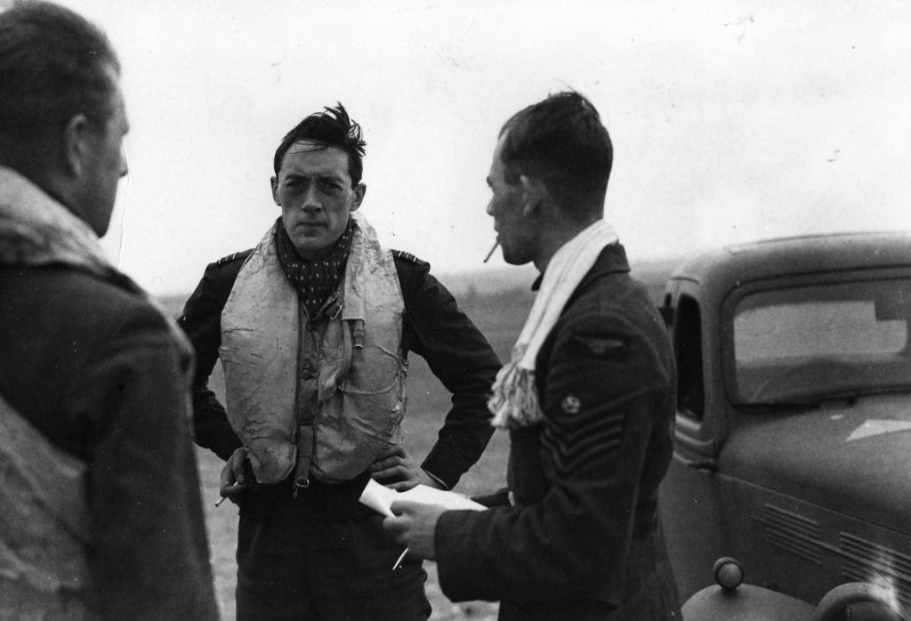 Squadron Leader Brian Lane DFC - Best-selling Author & Historian Dilip ...